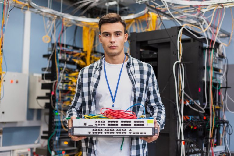 Apa Pengertian Hub, Cara Kerja, dan 6 Fungsinya? - Internet Cepat Unlimited